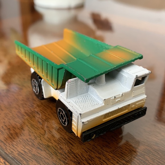 Toys | Matchbox 1989 Dump Truck 1469bj Diecast Construction Vehicle ...